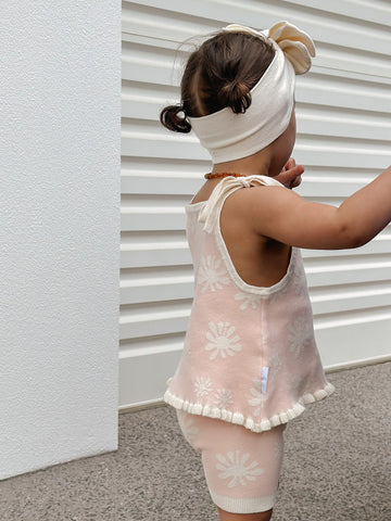 Ziggy Lou – Daisy and Hen